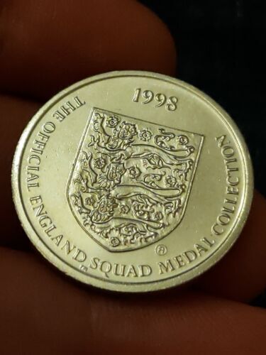 TOKEN MARTIN KEOWN DEFENDER 1998 OFFICIAL ENGLAND SQUAD MEDAL XF coin ...