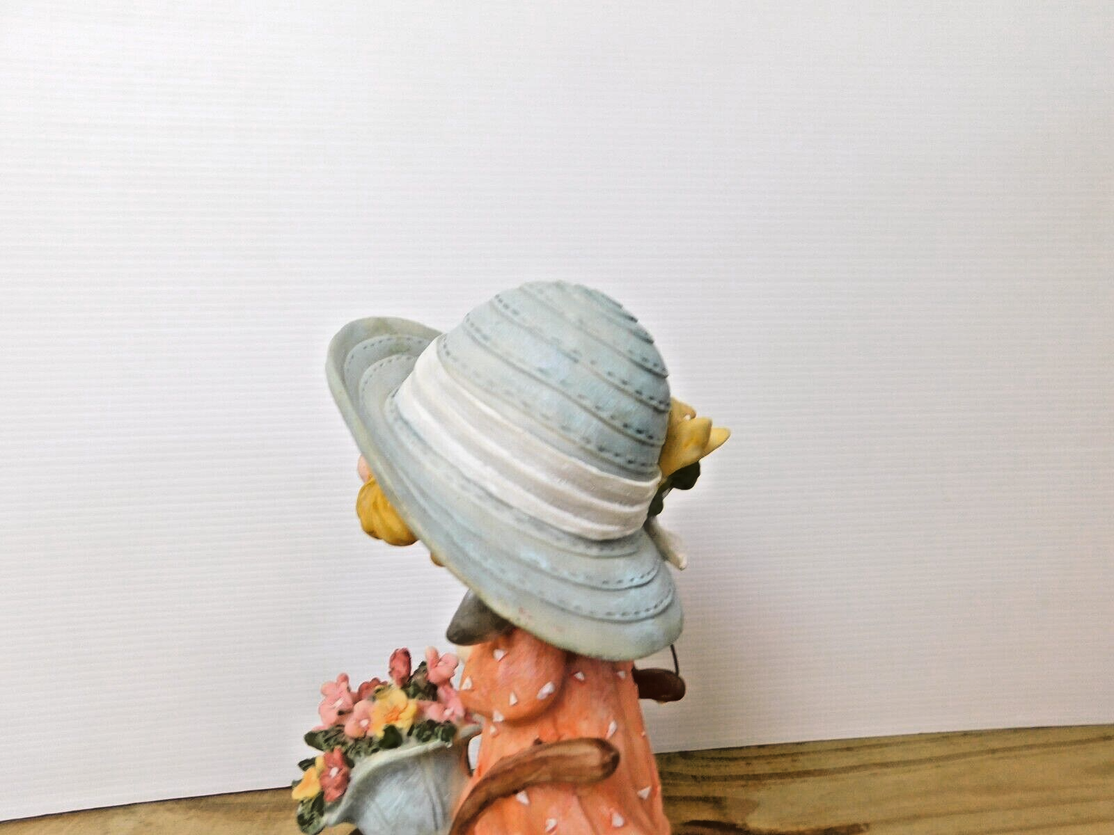 Turtle King Corp Belle And Benny 9” Girl with Hat and Flowers in ...