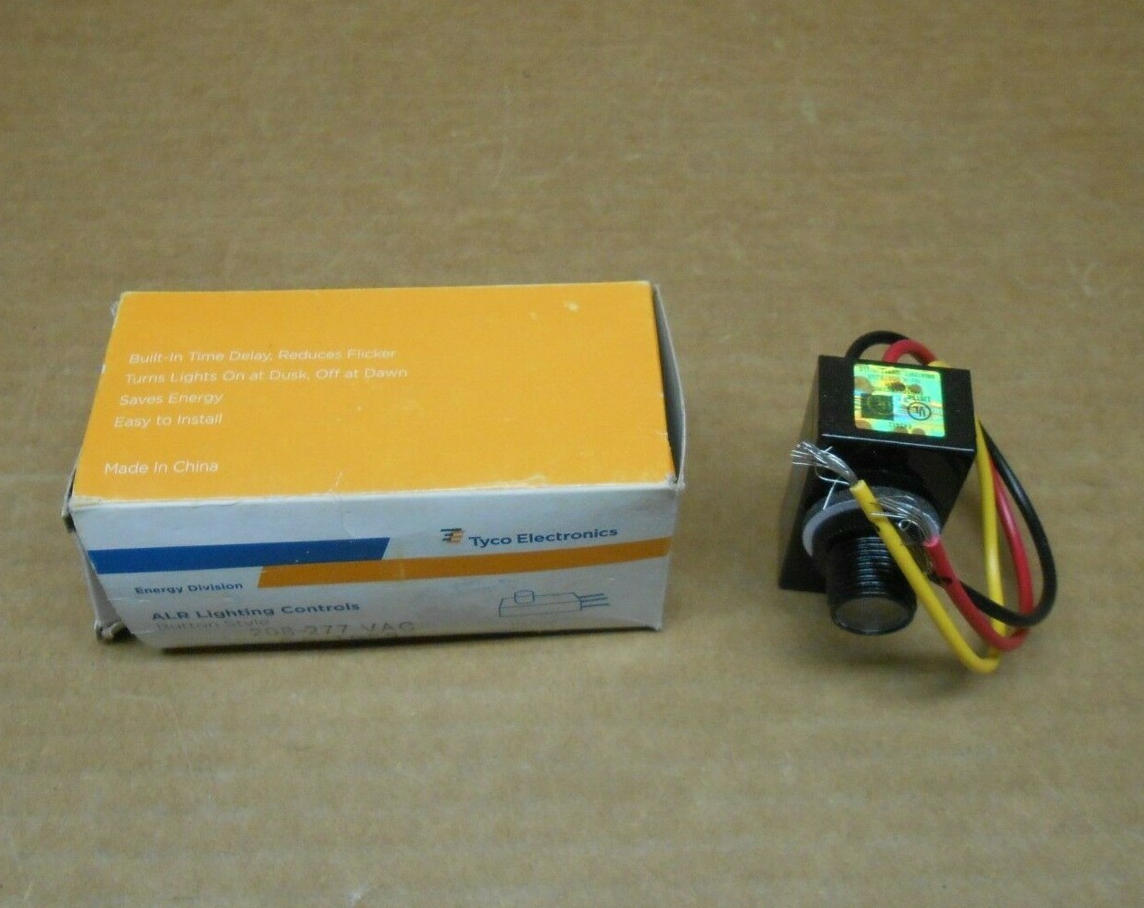 1 NIB TYCO AA-1068 AA1068 ALR LIGHTING PHOTO CONTROL BUTTON 208-277VAC ...