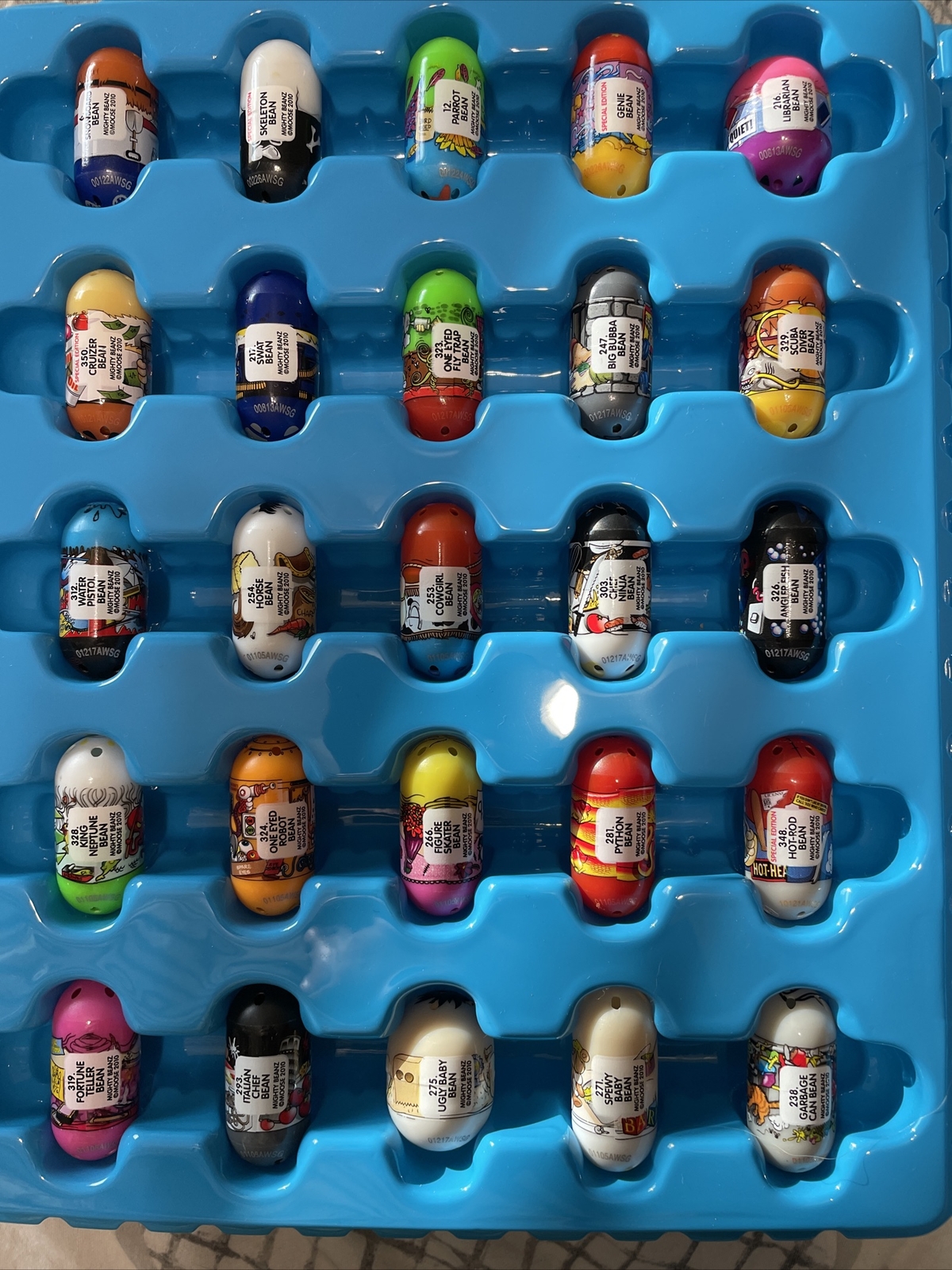 Mighty Beanz Lot of 44 Assorted. Includes Rare Beanz. Case Included | eBay