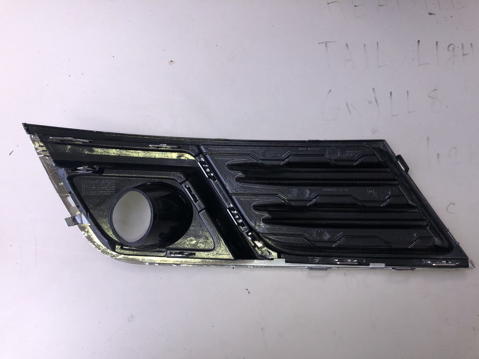 Front Bumper Grille-Foglight Fog Driving Light Bezel Left 20988619 | eBay