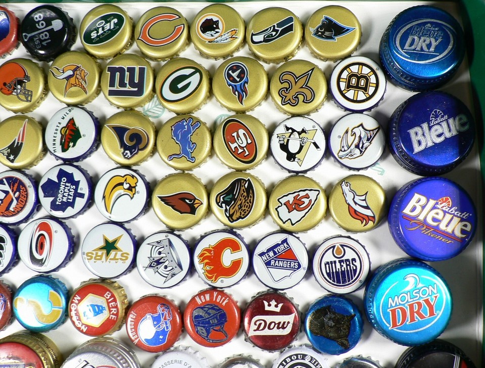 Beer Brewery Bottle Caps Alpine Becks Guiness Dow Molson Lot of 165 ...