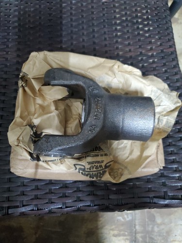 RE190964 UNIVERSAL JOINT YOKE JOHN DEERE TRACTOR | eBay