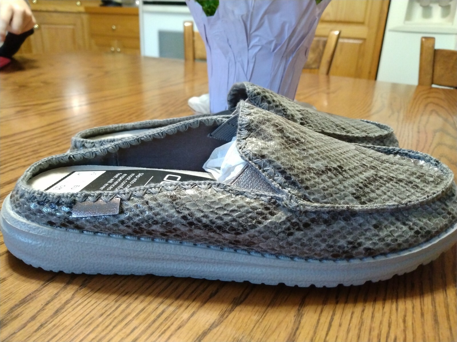 hey dude lexi leopard black Women's size 6 US/ 37 EU loafer slip on ...