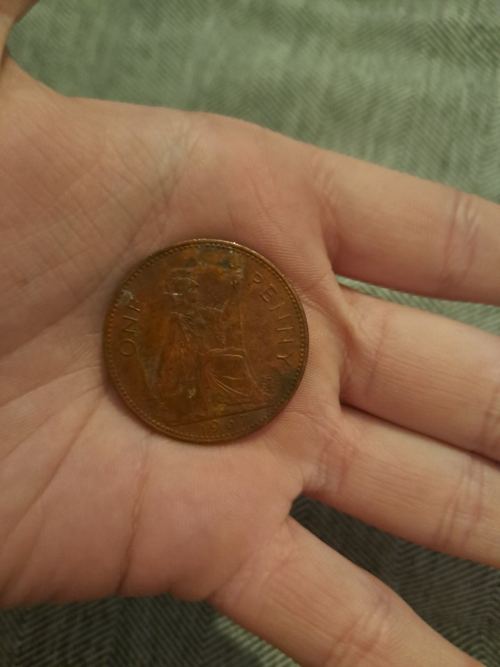 4 very rare old british 1p coins. 2 1967 and 2 1964 BUY BEFORE PRICE ...