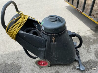 VIPER SHOVELNOSE SN18WD WET VACUUM WITH FRONT SQUEEGEE ASSY, 120V, AS ...