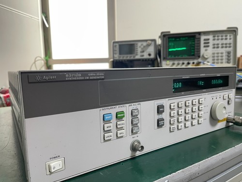 Agilent 83712B 10MHz-20GHz Synthesized CW Signal Generator Opt. 1E1 ...