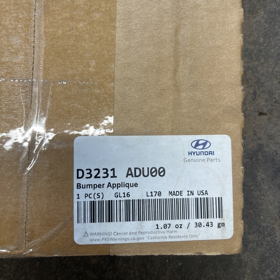 2016-2019 Hyundai Tucson Rear Bumper,Upper Molding Trim (D3231-ADU00 ...