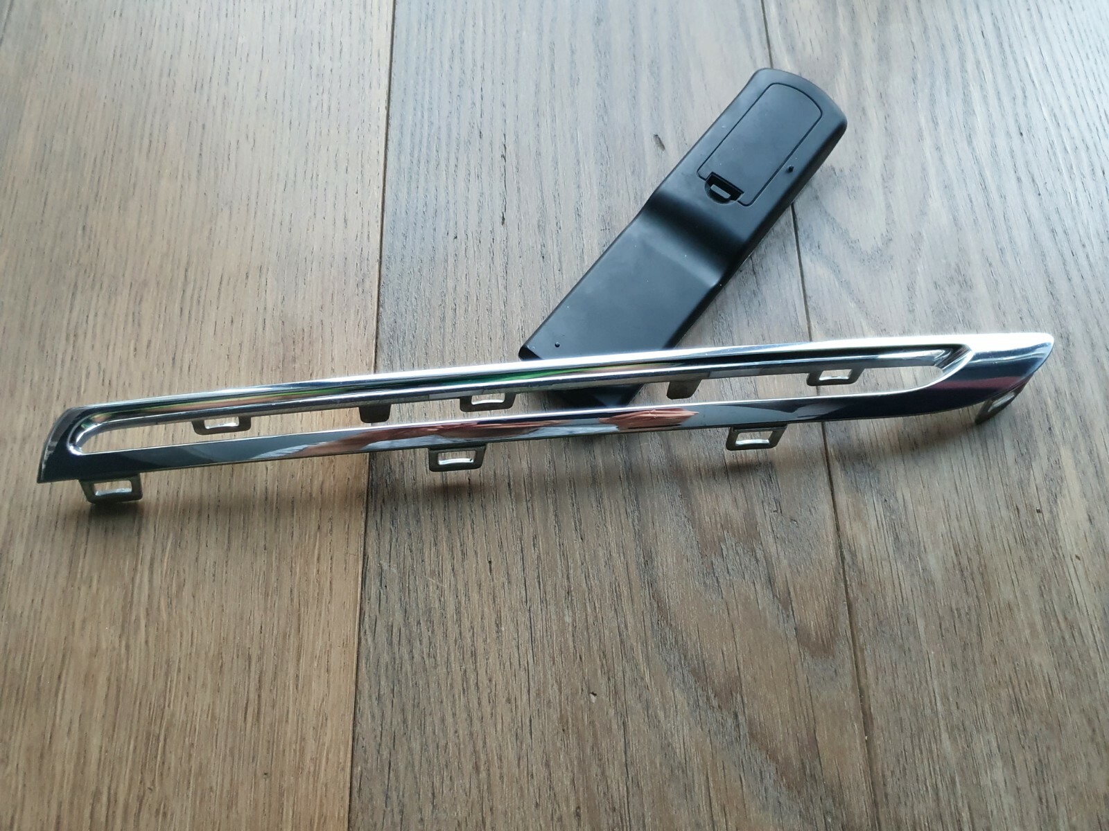 Original MERCEDES BENZ GLC W253 Front Grille Left Side Upper Trim ...