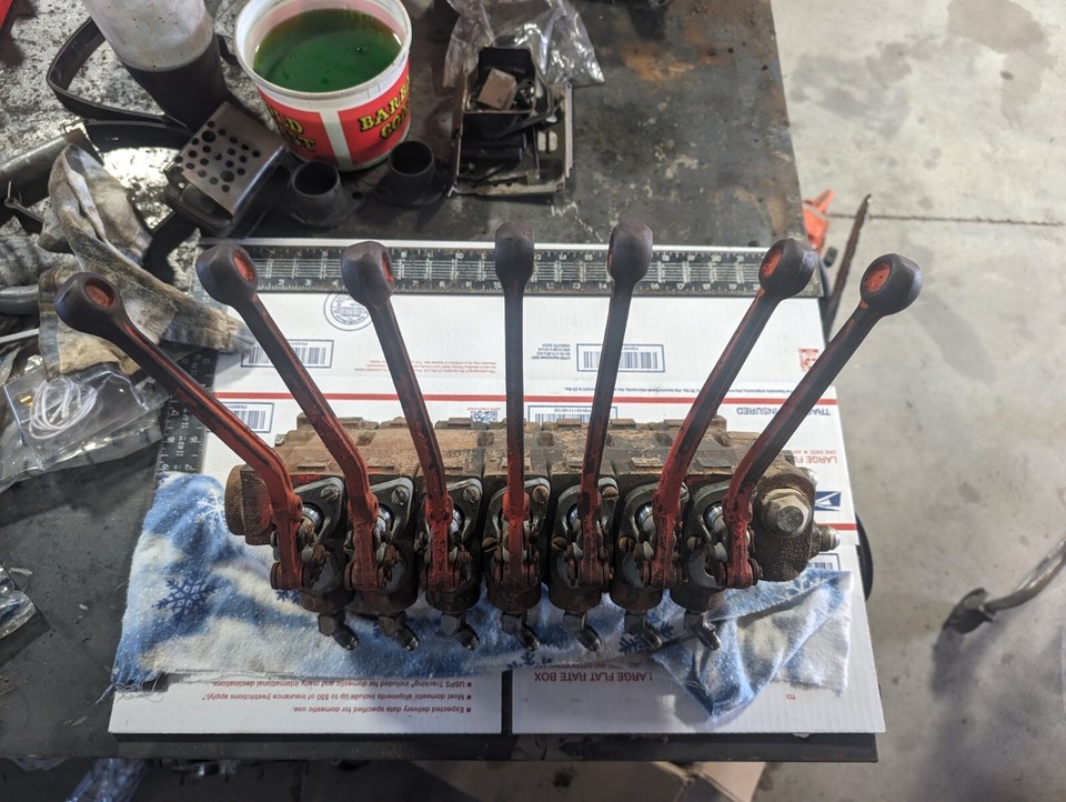 416 UNKNOWN BRAND 7 SECTION DVA20 VALVE BANK Gresen Hydraulics tractor ...