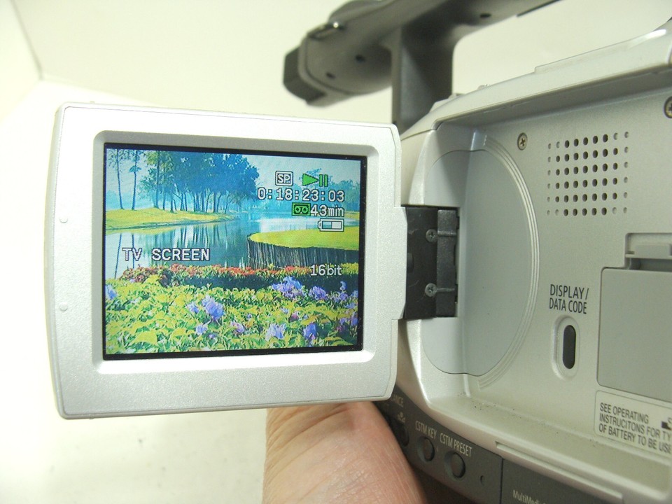 Canon DM-GL2 3CCD Mini DV Hybrid Professional Camcorder 20x Optical ...