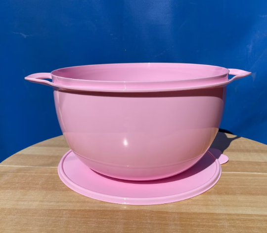 Tupperware Thatsa Mega Bowl Mixing Bowl 42cup / 10 Liters Cups NEW! | eBay