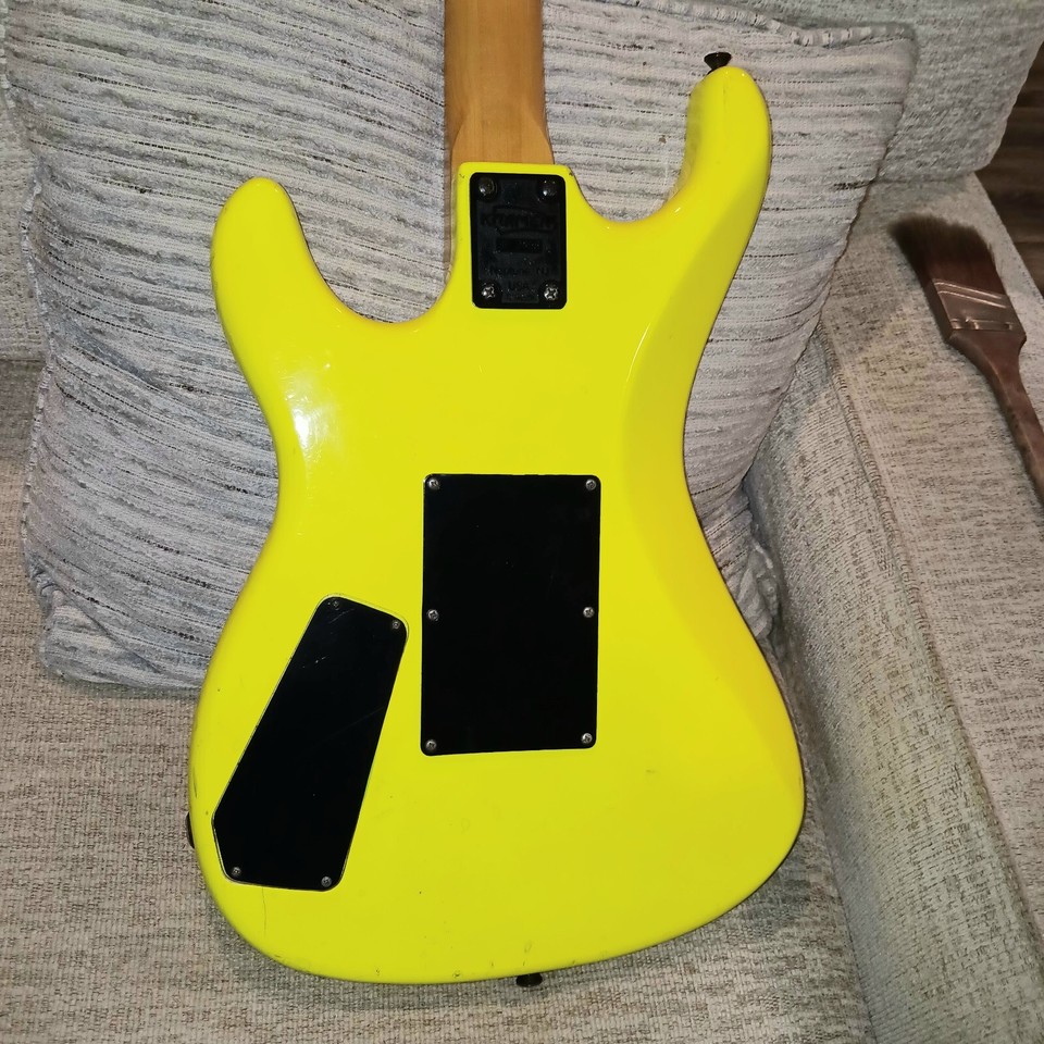 Kramer ST200, Floyd Rose 2 , EMG Pickups, Kramer Case, Maple Neck ...