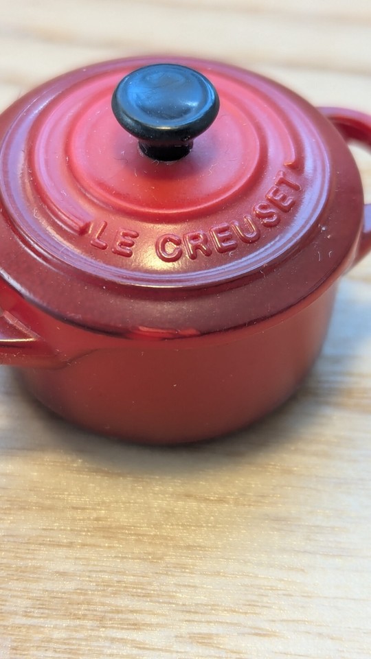 Le Creuset Kitchen Magnet Miniature Fridge Magnet Novelty ornament DYDO | eBay