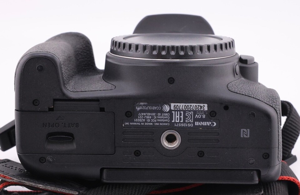 Shutter only 32K (32%) Canon EOS Rebel T6i 750D 24.2MP Digital SLR DSLR ...