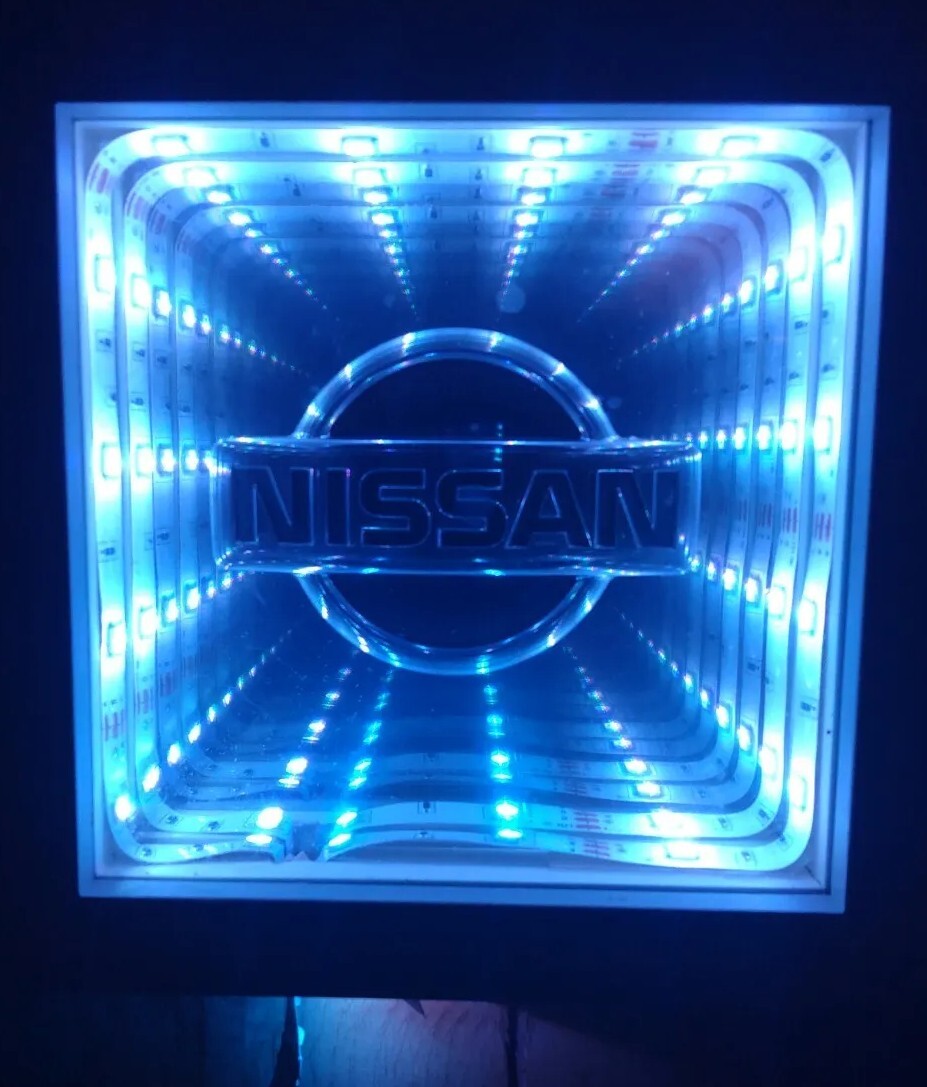 Endless Mirror Illusion