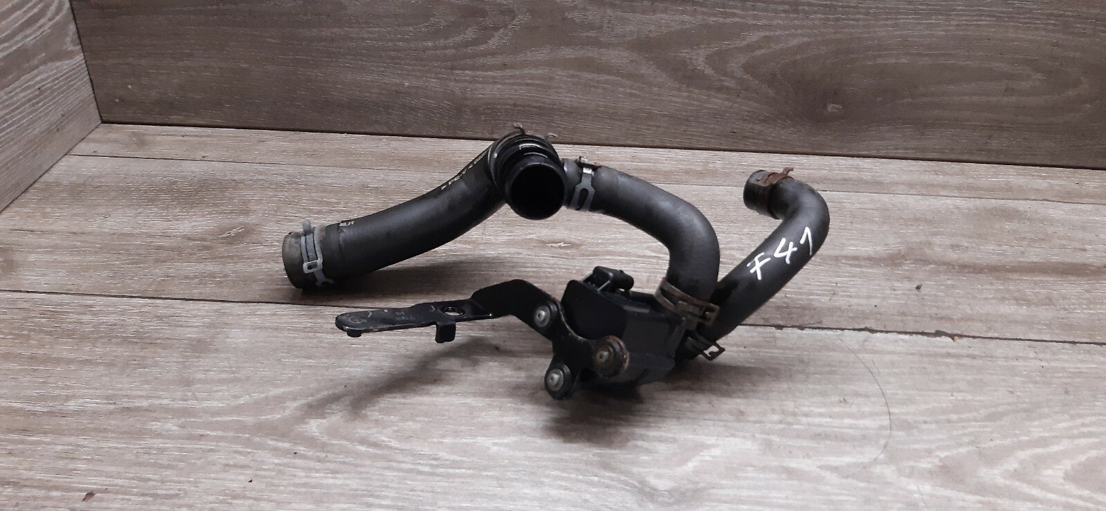 VW Touran 1T3 5N0121051A 5N0965561 1K0122051HK Kühlwasser Schlauch ...