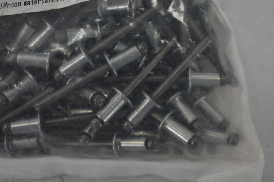 Lot of 100 Blind Body Rivets .063" To .250" Grip Range .257"-.261" Dia ...