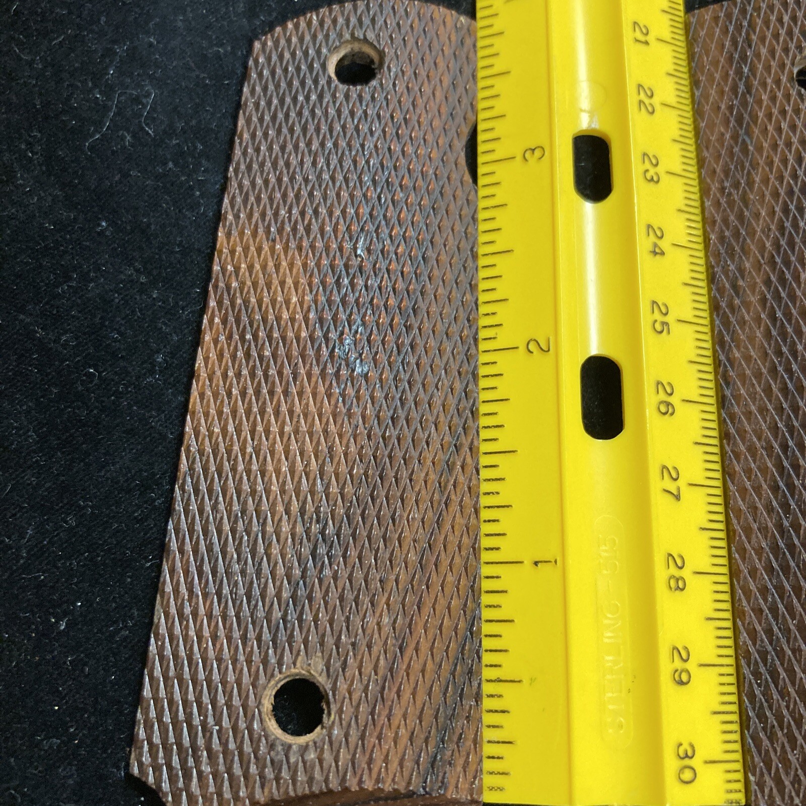 VINTAGE COLT 1911 WOOD PISTOL GRIPS GUN PARTS EBay vintage-colt-1911-wood-pistol-grips-gun-parts-ebay