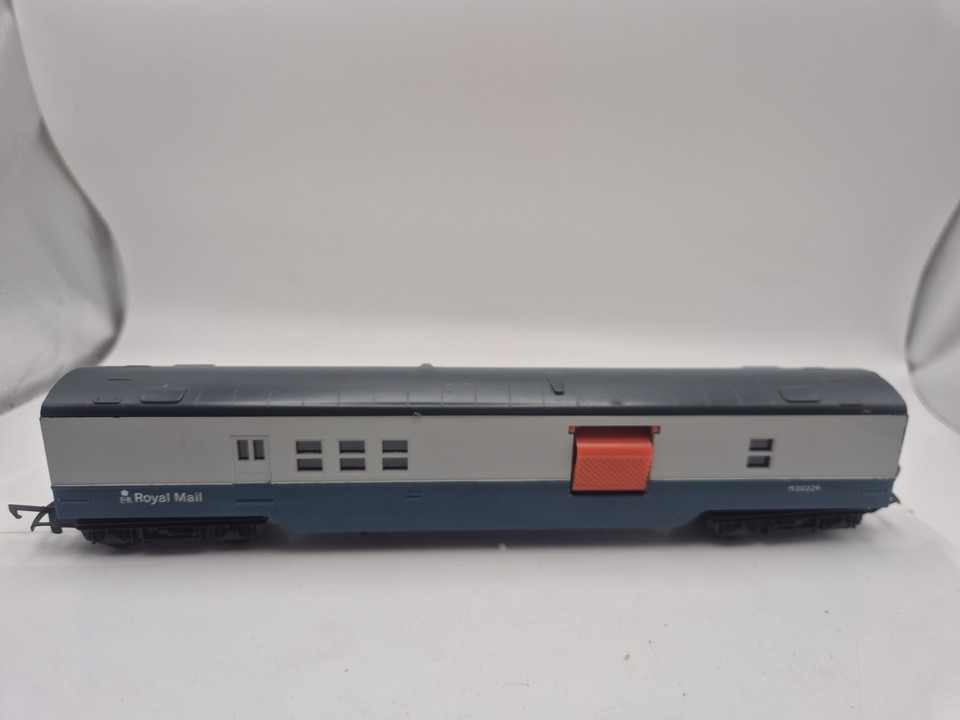 Hornby R401 Operating Mail Coach BR Blue Grey M30224 OO Gauge Unboxed ...