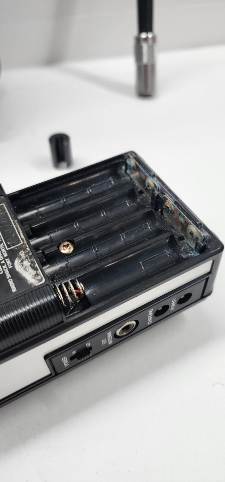 Realistic TRC-219 21-1639A Walkie Talkie w/ Box - See Pics Stranger ...