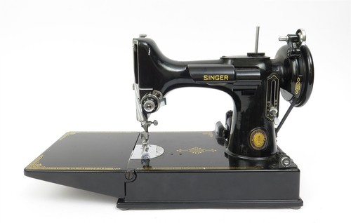 Singer Featherweight 221-1 Sewing Machine 1950 with Case & Accessories ...