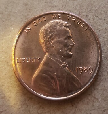 1989 no mint mark Lincoln penny with transitional reverse and double ...