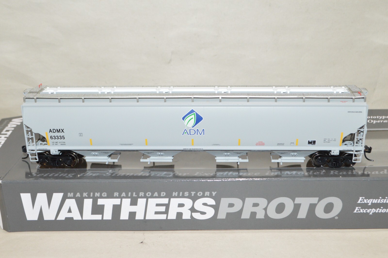 HO Walthers Proto 67' Trinity 6351 4 bay covered hopper car train ADM ...