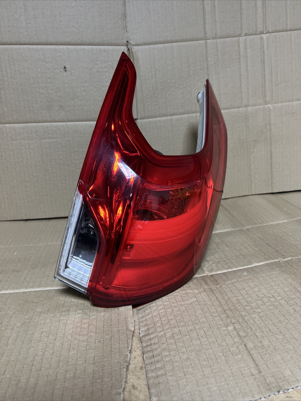 2014 Peugeot 2008 5dr Hatch Outer Taillight Lamp NS Left Passenger ...