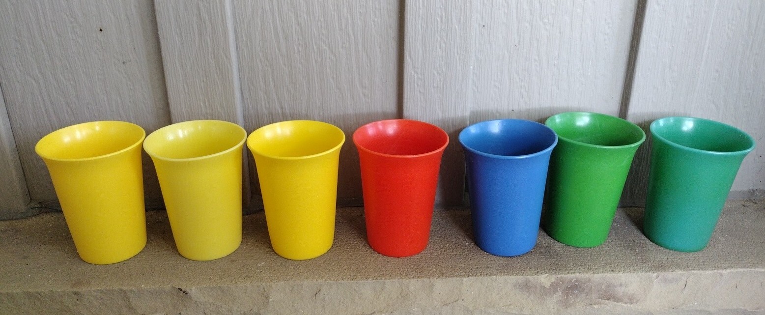 Set Of 7 Vintage Tupperware Sippy Bell Tumblers Cups #109 Made In USA ...