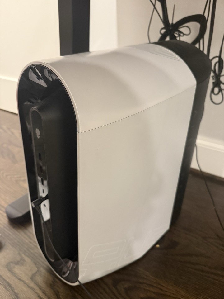 alienware aurora r11 gaming pc 16gigs i7 10700k great condition | eBay