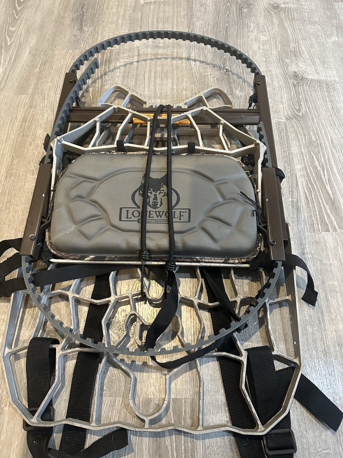 Lone Wolf Tree Stand Hand Climber!! Used 2xs!! Mint!! Fast shipping ...