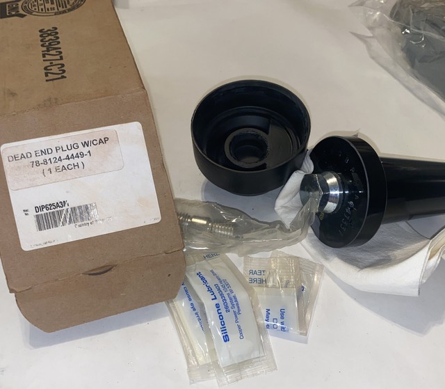 Cooper DeadBreak DIP600 16/25 kv Dead End Plug w/Cap DIP625A3M for sale ...