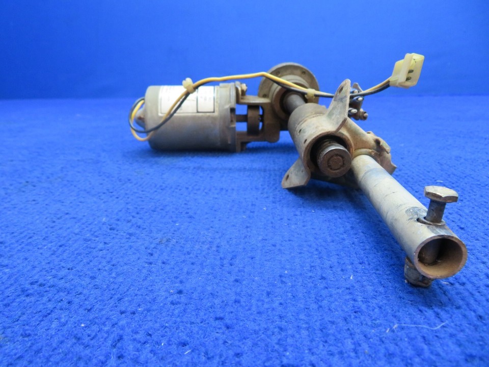 Cessna 210 Flap Actuator w/ Motor 24-28 V P/N C301002-0202 (0922-567 ...