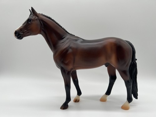 Breyer CHABLIS BreyerFest 2022 Bay Horse Warmblood Stallion Idocus Mold ...
