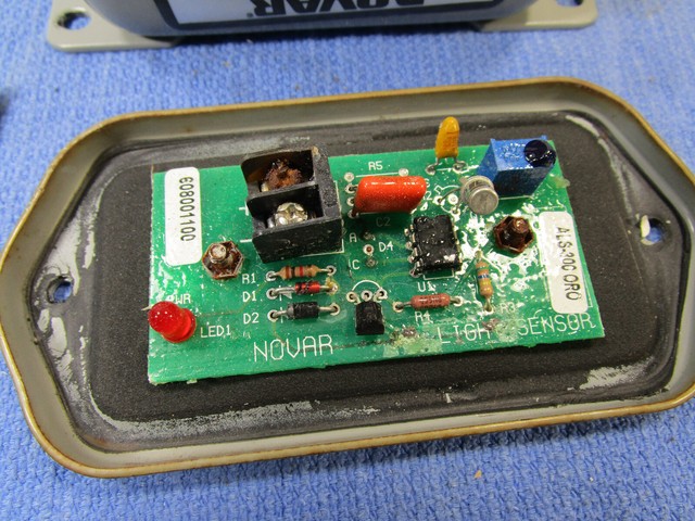 Novar Als/300 ORO Indoor / Outdoor Analog Light Sensor 708100000 for ...