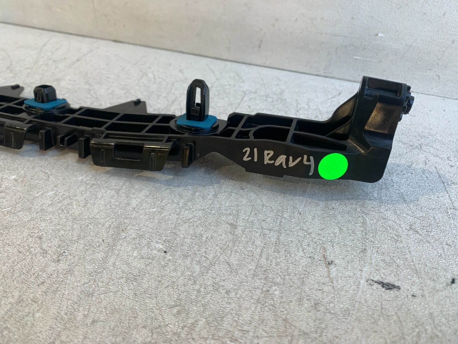 2019-2024 TOYOTA RAV4 XSE REAR RIGHT BUMPER SUPPORT BRACKET 521550R070 ...