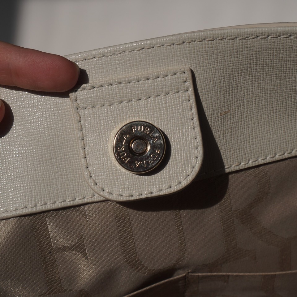 Authenticated FURLA White Medium Tote-Style Leather Shoulder Bag ...