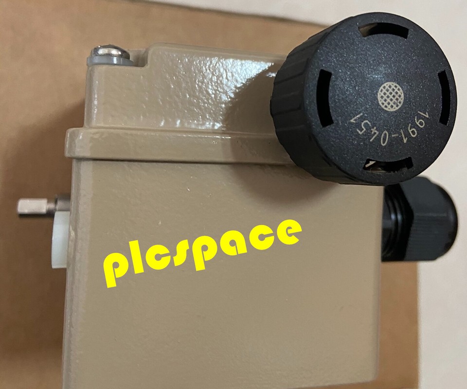 SAMSON 4746-12002100010.07 Brand New limit switch Express DHL or FedEx ...