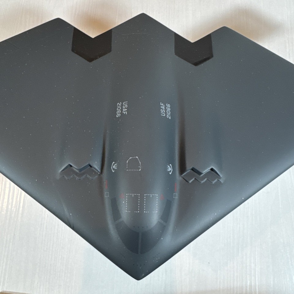 NORTHROP GRUMMAN B-2 Spy Plane Jet Stealth Bomber Desktop Model | eBay UK