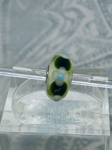 Authentic Trollbeads OOAK Green Chain & White Flowers w/ Blue Centers ...