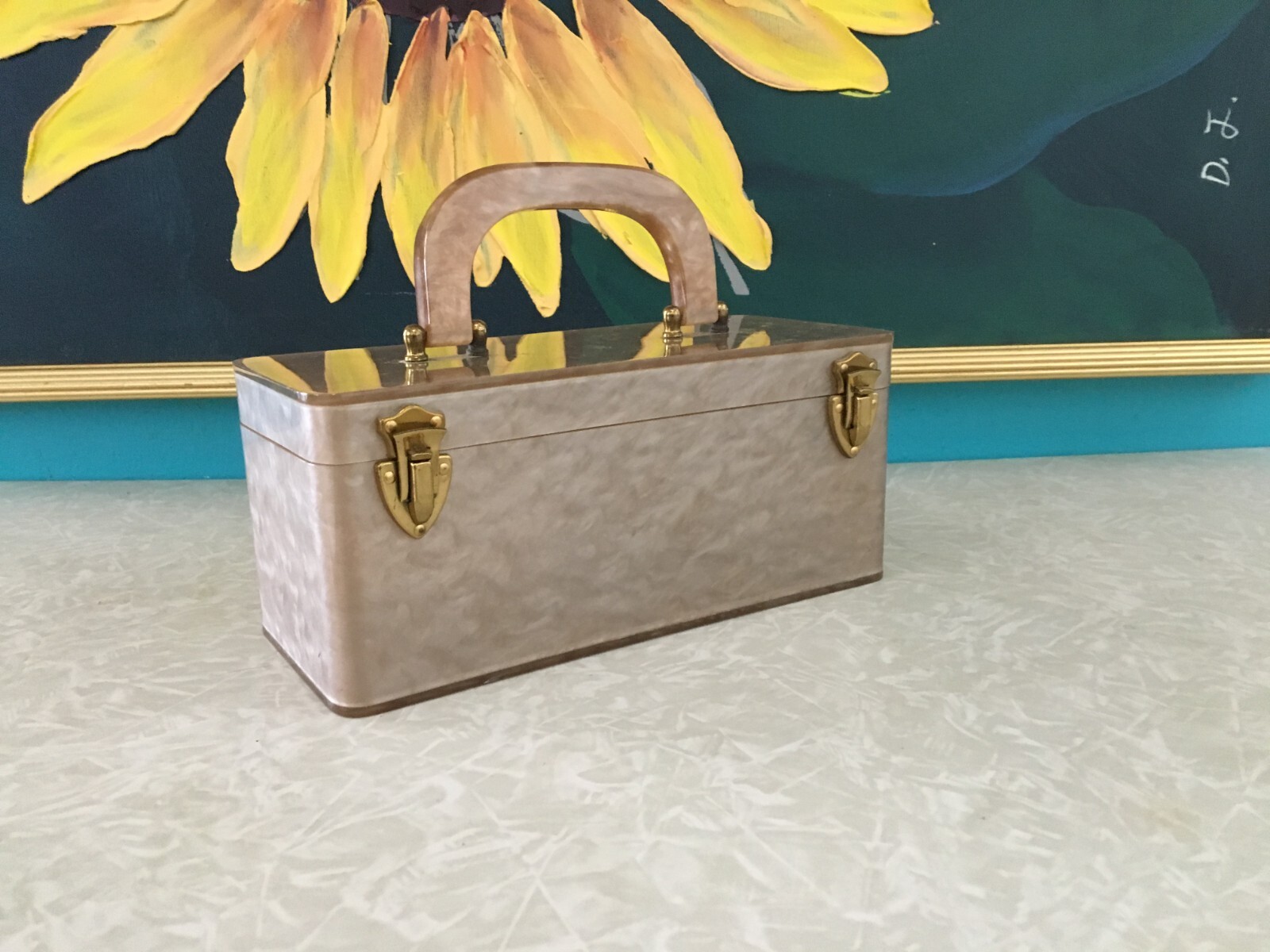 Wilardy Lucite Vintage Taupe tan Vintage Box Purse Ha… - Gem