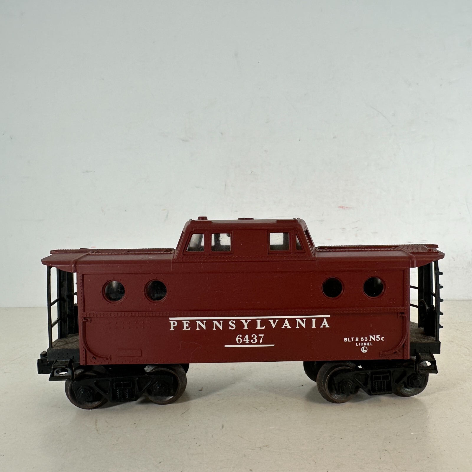 Lionel 6437 O Gauge Pennsylvania PRR Maroon Red Brown Porthole Caboose ...