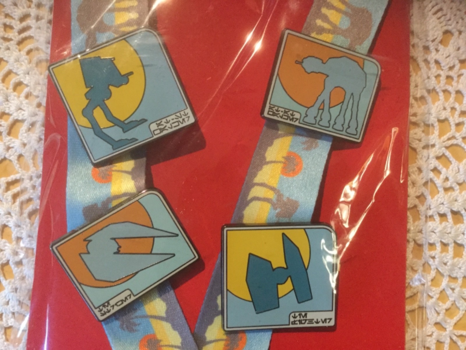 New Disney Star Wars Rogue One Pin Trading Starter Kit. 4 pins and ...