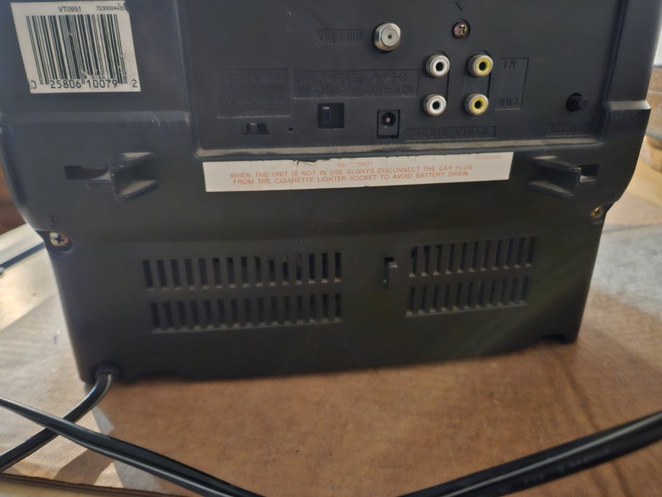 Vtg Emerson TV-VCR CRT Combo 9 inch Color VT0951 No Remote VCR Not ...