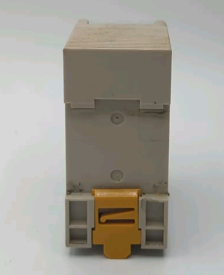 Omron S82k-00724 Power Supply Class 2 AC100-240V 0.25A In, 24VDC 0.3A ...