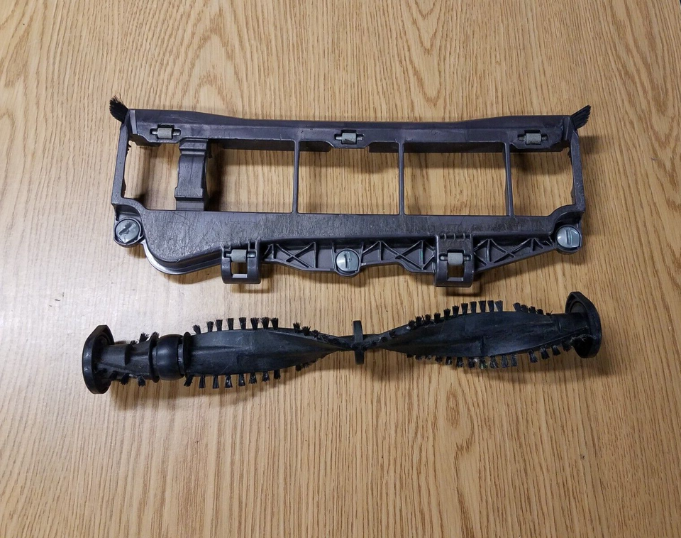 Dyson DC14 DC33 Soleplate w/ Locking Pins & Roller Brush- Used Good ...