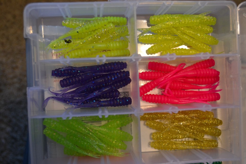 120 PIECE 2 3/4" CRAPPIE FLUKE KIT IN TACKLE BOX CRAPPIE LURES SOFT ...