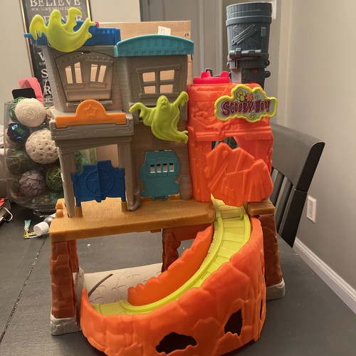 Fisher Price Scooby Doo Imaginext Haunted Ghost Town Playset Spooky ...