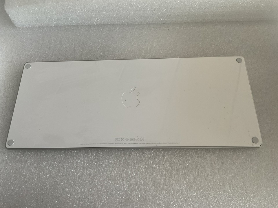GENUINE APPLE A1644 WHITE MAGIC KEYBOARD | eBay